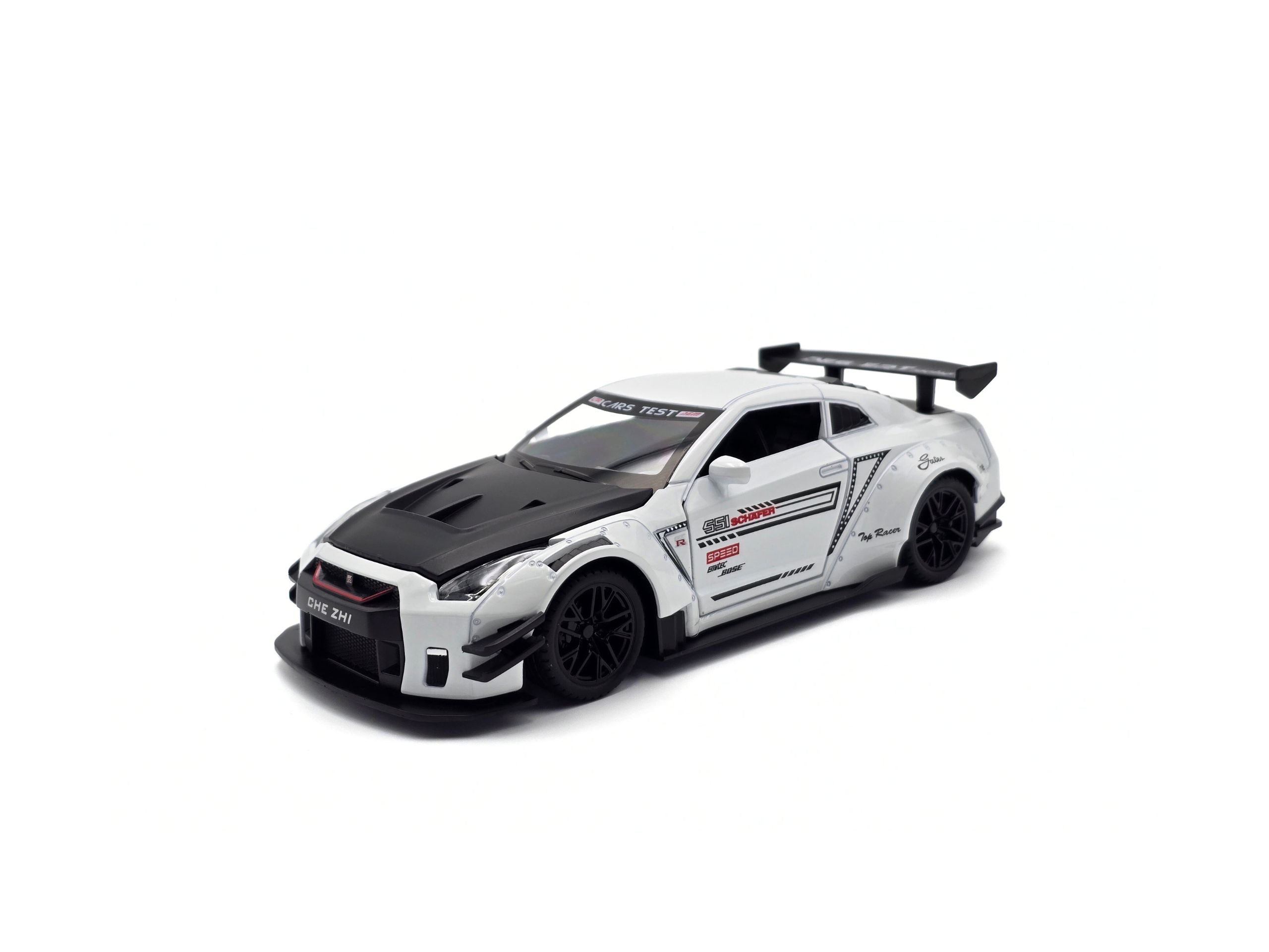 Nissan GTR 1:24 Die-Cast Collectible Model - White